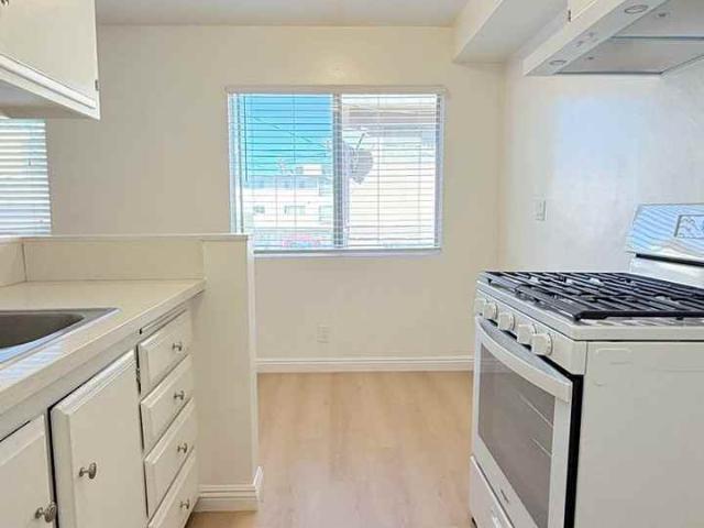 Emerald 2 Bedroom Apartment for Rent at 3455 Emerald St, Torrance, CA 90503 Delthome