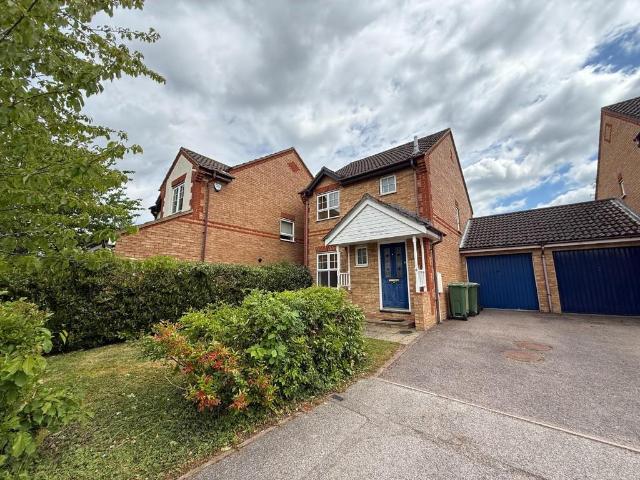 Emerson Valley 3 bed detached house to rent £1,550 pcm £358 pw