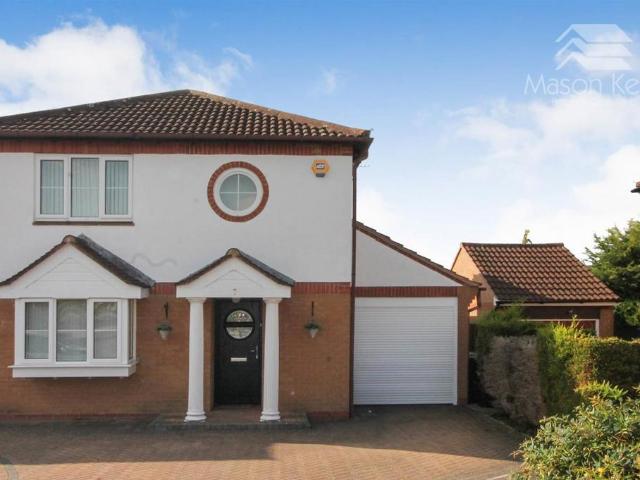 Emerson Valley, Milton Keynes MK4 3 bed detached house to rent £1,795 pcm £414 pw