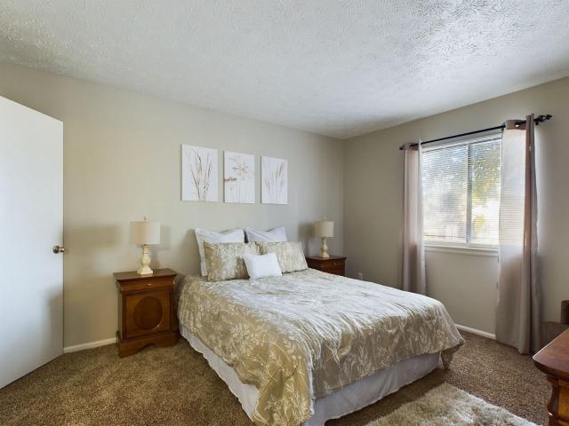 Emerson Village 2 Bedroom Apartment for Rent at 5140 Emerson Village Pl, Indianapolis, IN 46237 I65 South Emerson