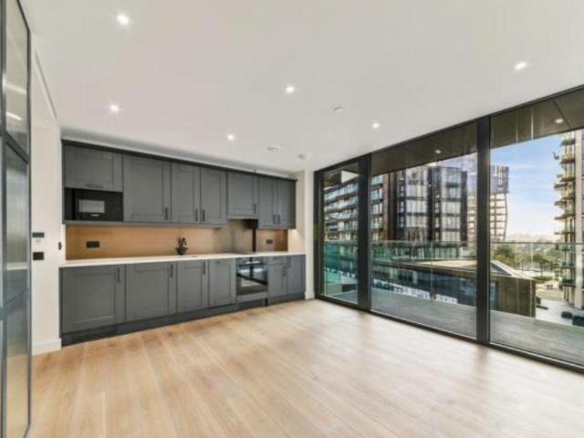 Emery Way, London E1W Apartment to rent £2,500 pcm £577 pw