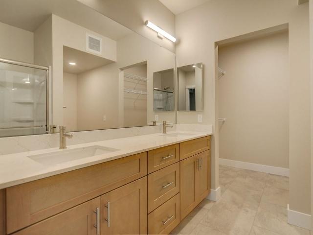 Emery Landing 3 Bedroom Apartment for Rent at 10215 Se 248th St, Kent, WA 98030