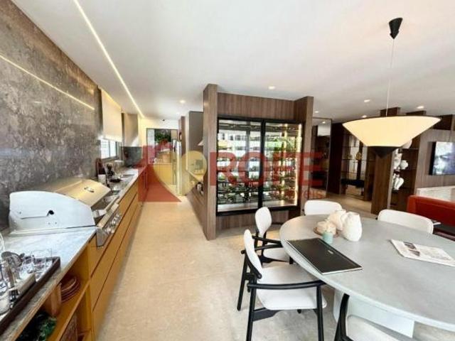 Emiie SKR Moema ? Sofisticação e Exclusividade em 161m² Descubra o privilégio de viver em um dos end