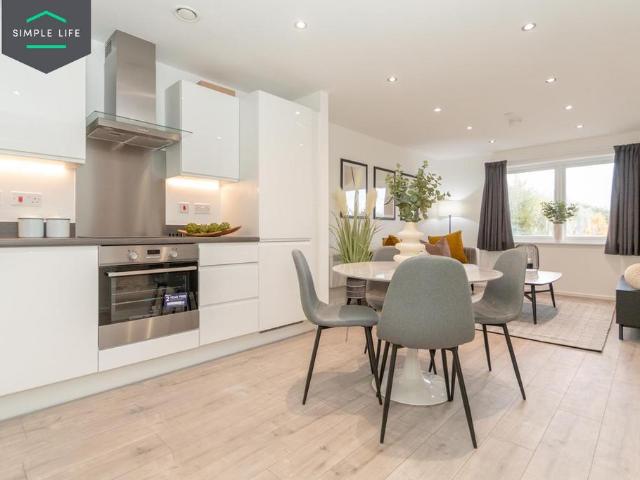 Empyrean, Salford, M7 1 bed flat to rent £1,090 pcm £252 pw