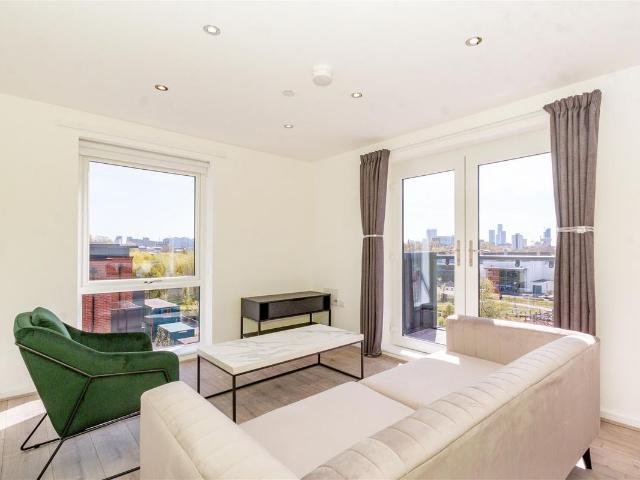 Empyrean, Salford M7, 2 bed flat to rent, £1,250 pcm | PrimeLocation