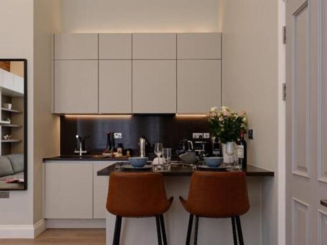 Emperors Gate, London, Studio Flat For