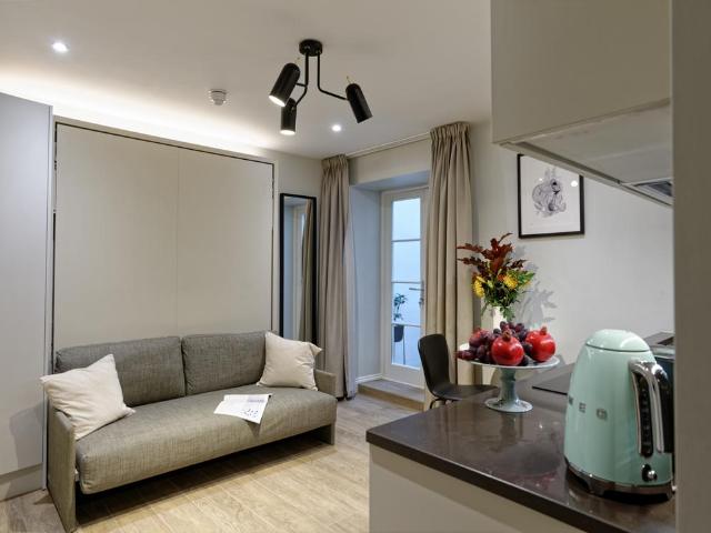 Emperors Gate, London SW7 Studio to rent £3,012 pcm £695 pw
