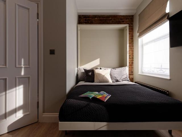 Emperors Gate, London SW7 Studio to rent £2,795 pcm £645 pw