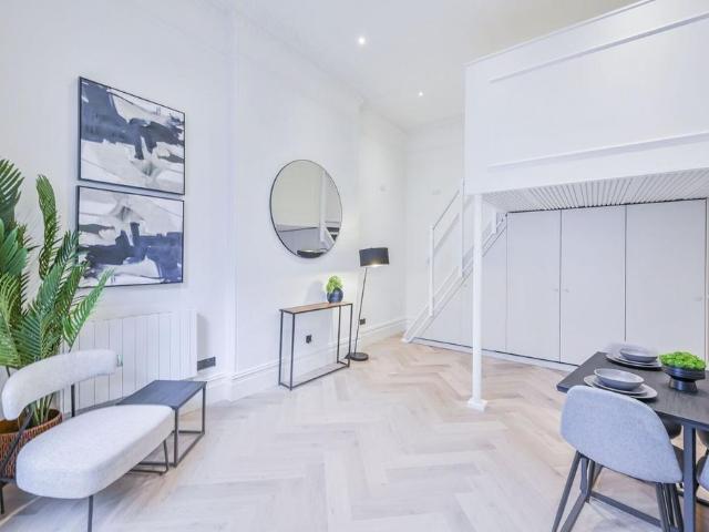 Emperors Gate, South Kensington. Studio to rent £3,467 pcm £800 pw