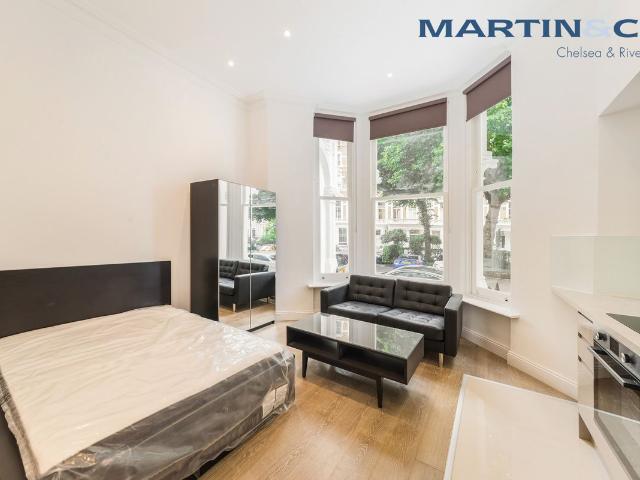 Emperors Gate, South Kensington SW7, Studio to rent, £2,150 pcm | PrimeLocation