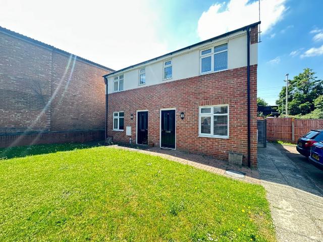 Empire Court, 5 Empress Road, Luton, Bedfordshire LU3, 1 bed semi detached house to rent, £1,100 pcm | PrimeLocation