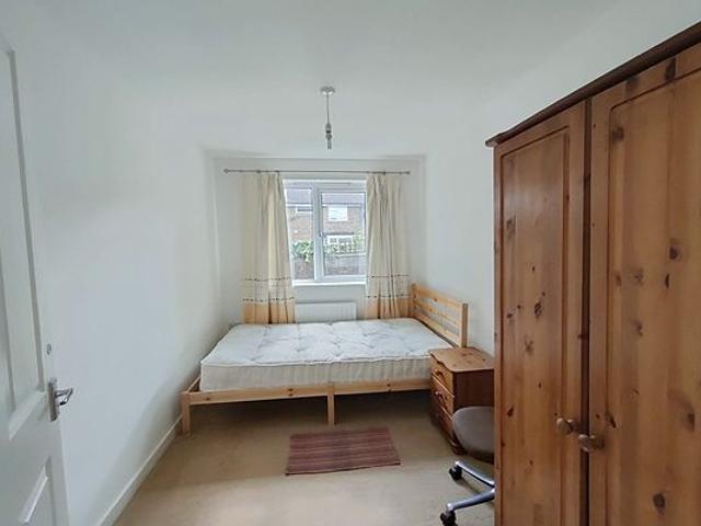 Empire Close, Charlton SE7, 3 bed end terrace house to rent, £2,650 pcm | PrimeLocation