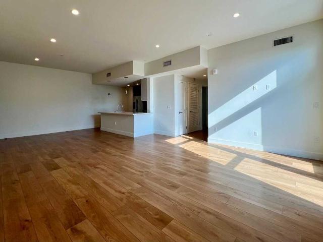 Empire at Norton 3 Bedroom Apartment for Rent at 8017 Norton Ave, West Hollywood, CA 90046 West Hollywood