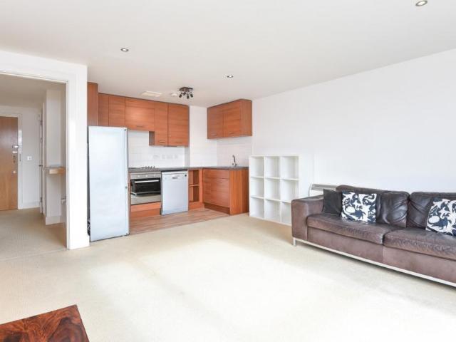 Empire Square, Borough, London, SE1 1 bed flat to rent £2,250 pcm £519 pw