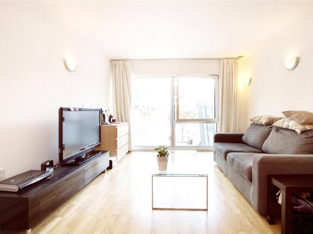 Empire Square West, Empire Square. 1 bed apartment to rent £2,250 pcm £519 pw