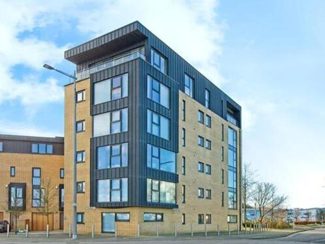 Empire Way, Cardiff, 2 Bedroom Flat