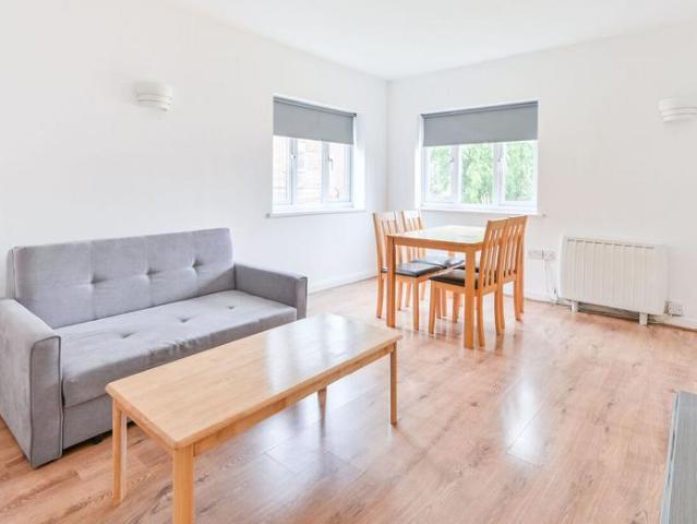 Empire Way, HA9, Wembley, HA9 2 bed flat to rent £2,000 pcm £462 pw