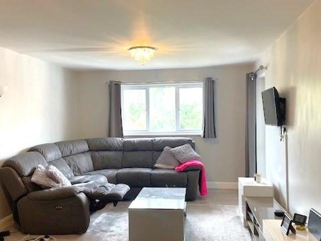 Empire Way, Wembley HA9 2 bed flat to rent £2,400 pcm £554 pw