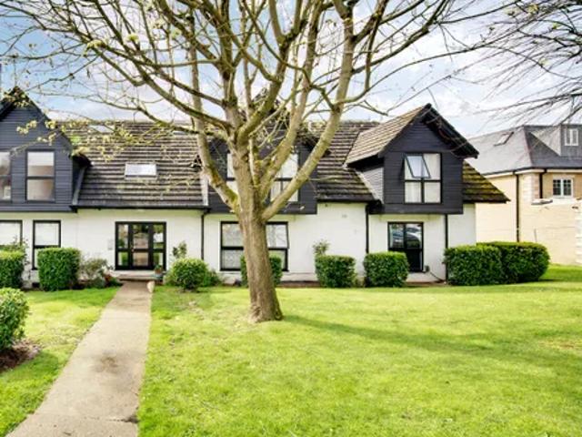 EN2 Barber Shop, 210, 212 Chase Side, London, EN2 0JD, United Kingdom | 3 bed house for rent #165475660 | Rentberry