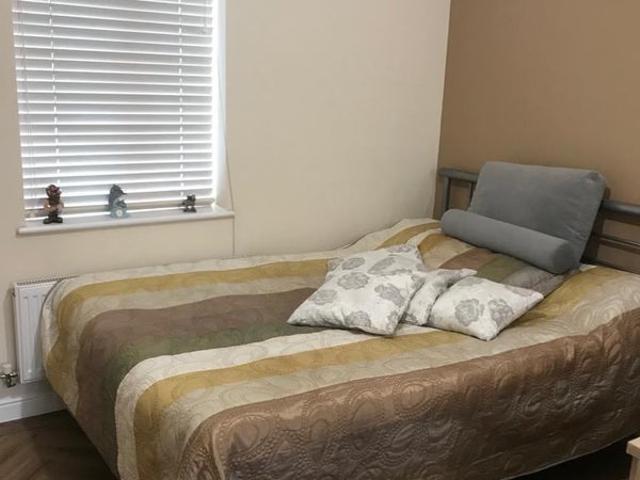 En suit flat cat friendly full furnished