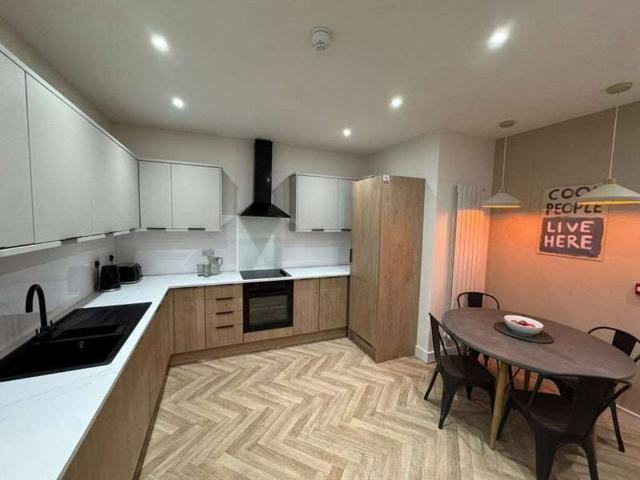 En Suite |Fully Refurbished| 5 Houseshare Bury  Room 5 Double Ensuite