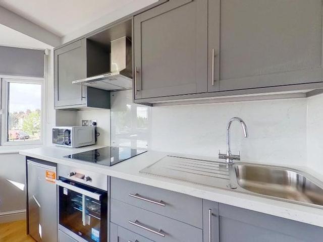 En Suite, Kitchenette, Self Contained Studio