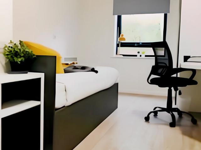Ensuite plus waterfront