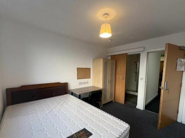 En suite Room, In Gardner Street, 1 Bedroom House