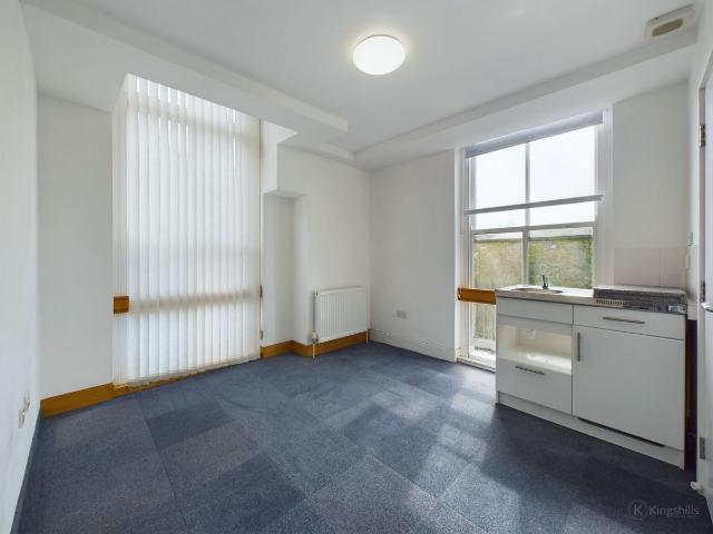 En Suite Room, The Clock House, Frogmoor, High Wycombe HP13, Property to rent, £695 pcm | PrimeLocation