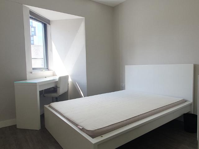 En suite room to rent