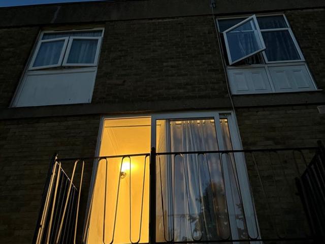 En suite room with balcony to rent