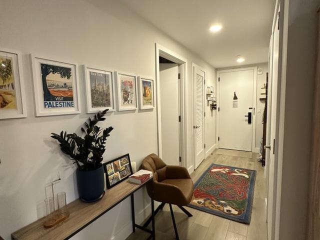 En Suite Room w/private bathroom – Crown Heights