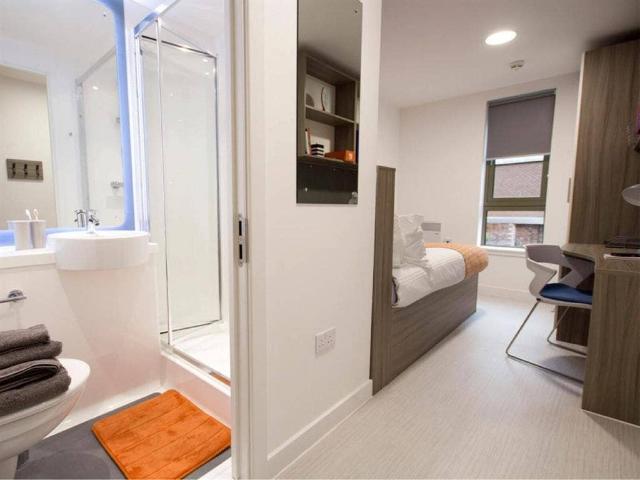 En suite room