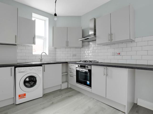 Enmore Road, South Norwood SE25, 2 bed flat to rent, £1,600 pcm | PrimeLocation