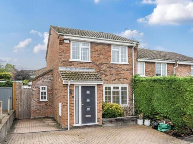 Ennerdale Grove, Farnham, 3 Bedroom Semi detached