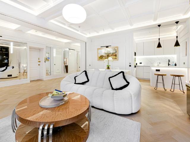Ennismore Gardens, London 2 bed flat to rent £11,500 pcm £2,654 pw