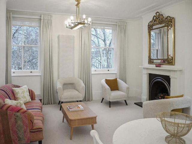 Ennismore Gardens, London SW7 2 bed apartment to rent £4,983 pcm £1,150 pw
