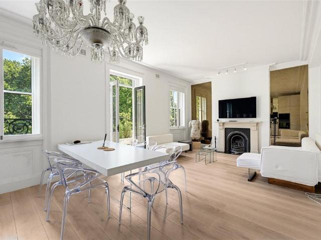 Ennismore Gardens, London, SW7 2 bed apartment to rent £5,499 pcm £1,269 pw