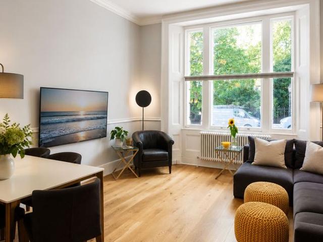 Ennismore Gardens, London SW7, 2 bed flat to rent, £8,500 pcm | PrimeLocation