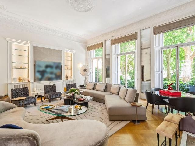 Ennismore Gardens, London SW7, 3 bed flat to rent, £21,667 pcm | PrimeLocation