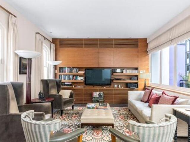 Ennismore Gardens Mews, Knightsbridge, 3 Bedroom Mews