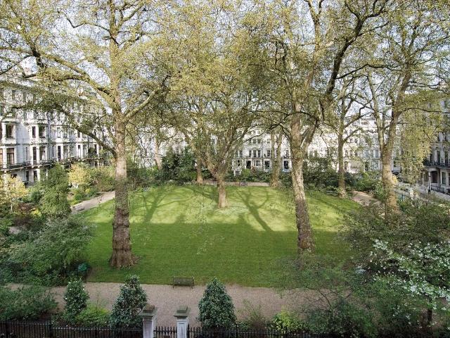 Ennismore Gardens, South Kensington, Hyde Park, London SW7, 1 bed flat to rent, £3,142 pcm | PrimeLocation