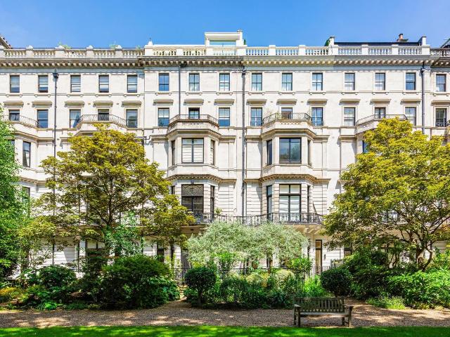 Ennismore Gardens, South Kensington, Hyde Park, London SW7, 1 bed flat to rent, £3,250 pcm | PrimeLocation