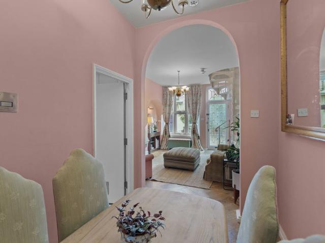 Ennismore Mews, Knightsbridge SW7