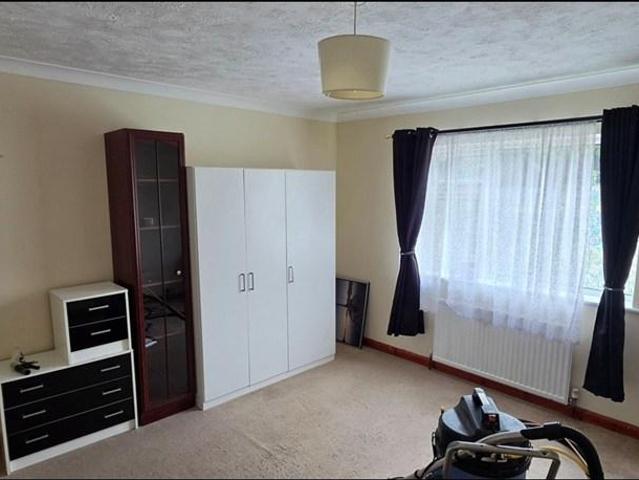 Enniskillen Road, Cambridge, CB4 1 bed in a flat share to rent £1,079 pcm £249 pw