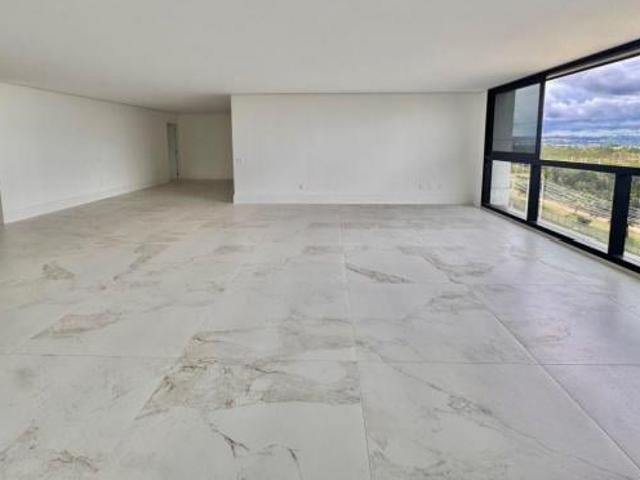 ENNIUS MUNIZ VAZADO VISTA LIVRE ANDAR ALTO 4 SUÍTES