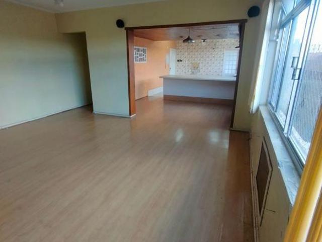 Enorme apartamento 3 dormitórios, suíte, closet, deps de empregada !