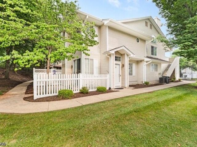 Encampment Dr, Bedminster Twp, Condo For Sale
