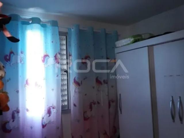 Encantador apartamento de 2 dormitórios no bairro Parque Fehr São Carlos