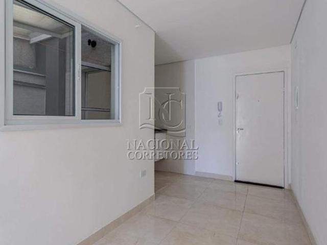 Encantador apartamento sem condomínio à venda na Vila Príncipe de Gales, com quintal e cobertura ret